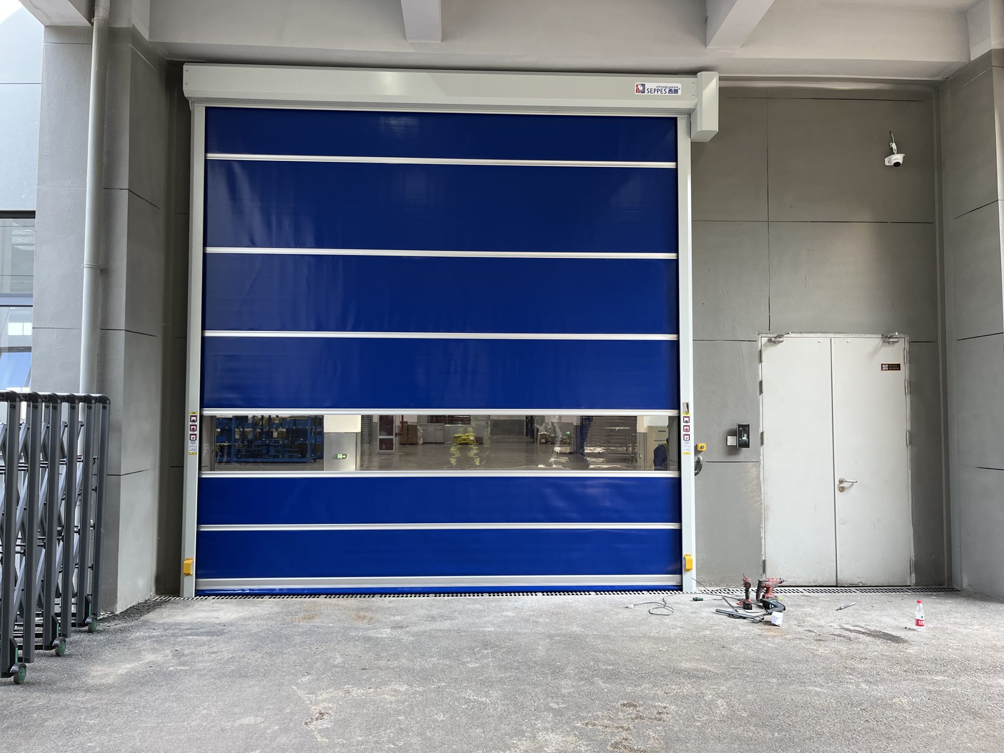 How to install fast roller door in automobile workshops to isolate ...